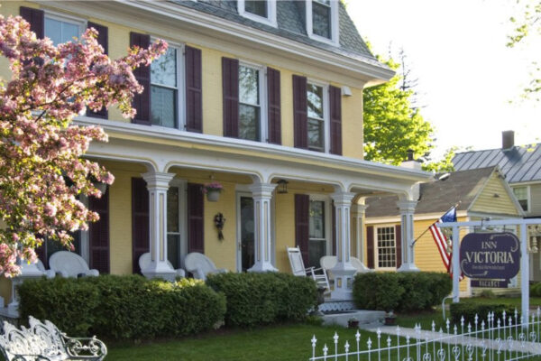 Fullerton Inn Ski Lodging Deals & Info | Vermontlifttickets.com